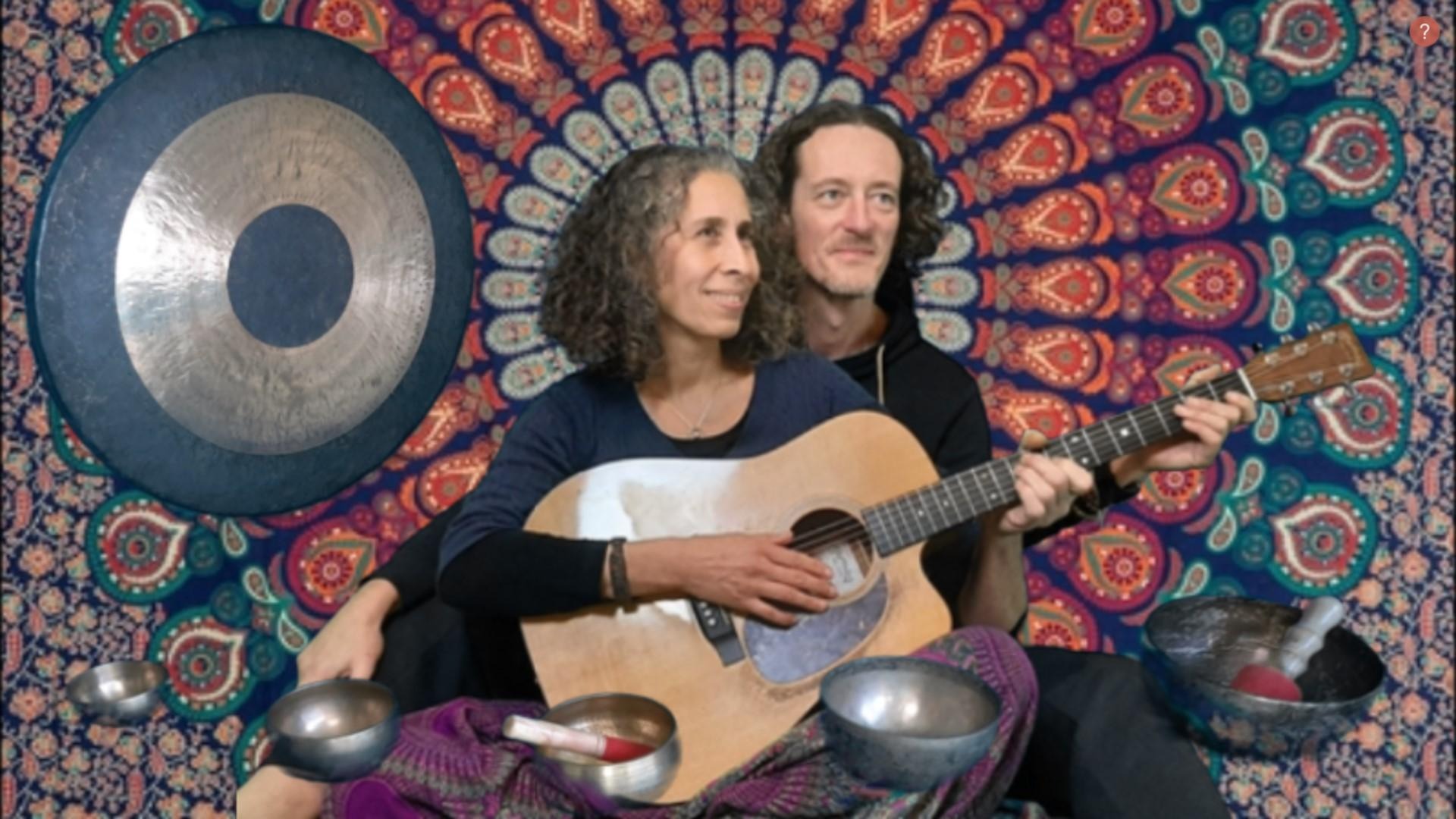 Carollyne In Motion | Lepeltje Lepeltje Knuffelsessies & Massage